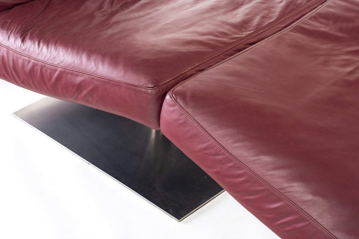 Natuzzi Chaise Lounge Chair in Rich Ox Blood Leather, Zeta Model