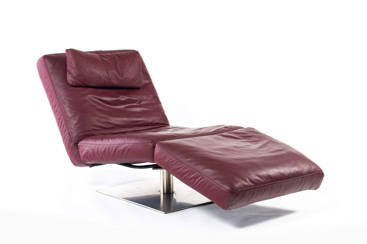 Natuzzi Chaise Lounge Chair in Rich Ox Blood Leather, Zeta Model